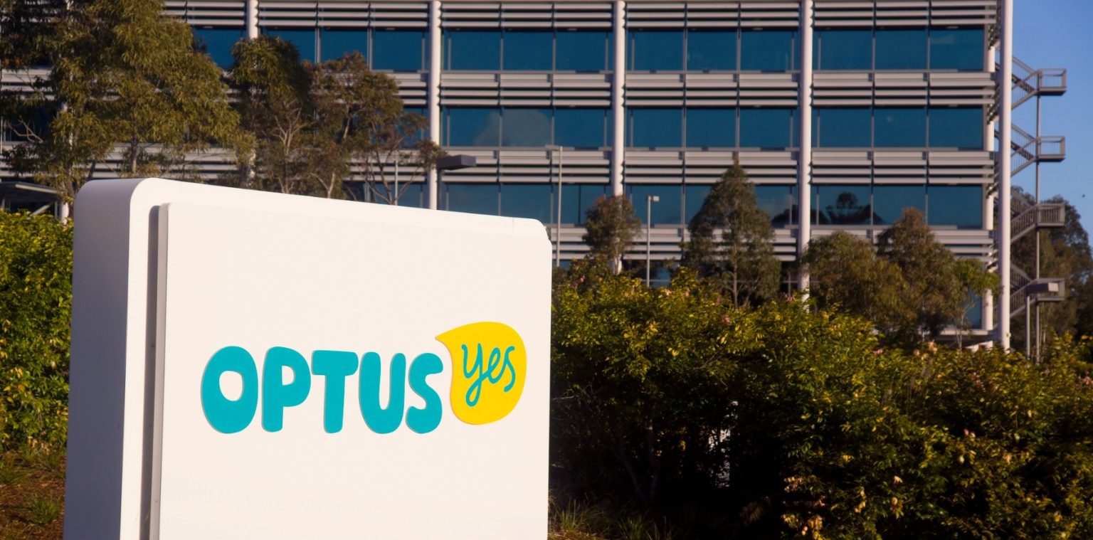 Growing calls for Optus CEO to step down after 000 failure | Health ...